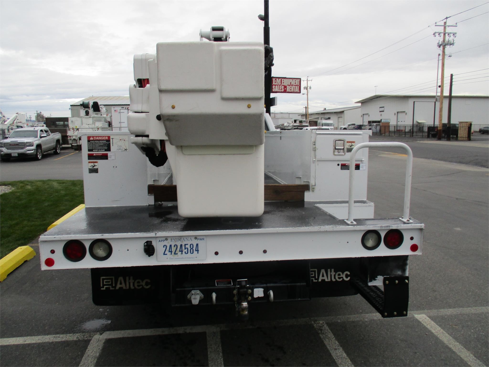 Inventory - L&M Truck Sales - Specialized Work Trucks & Cranes For Sale