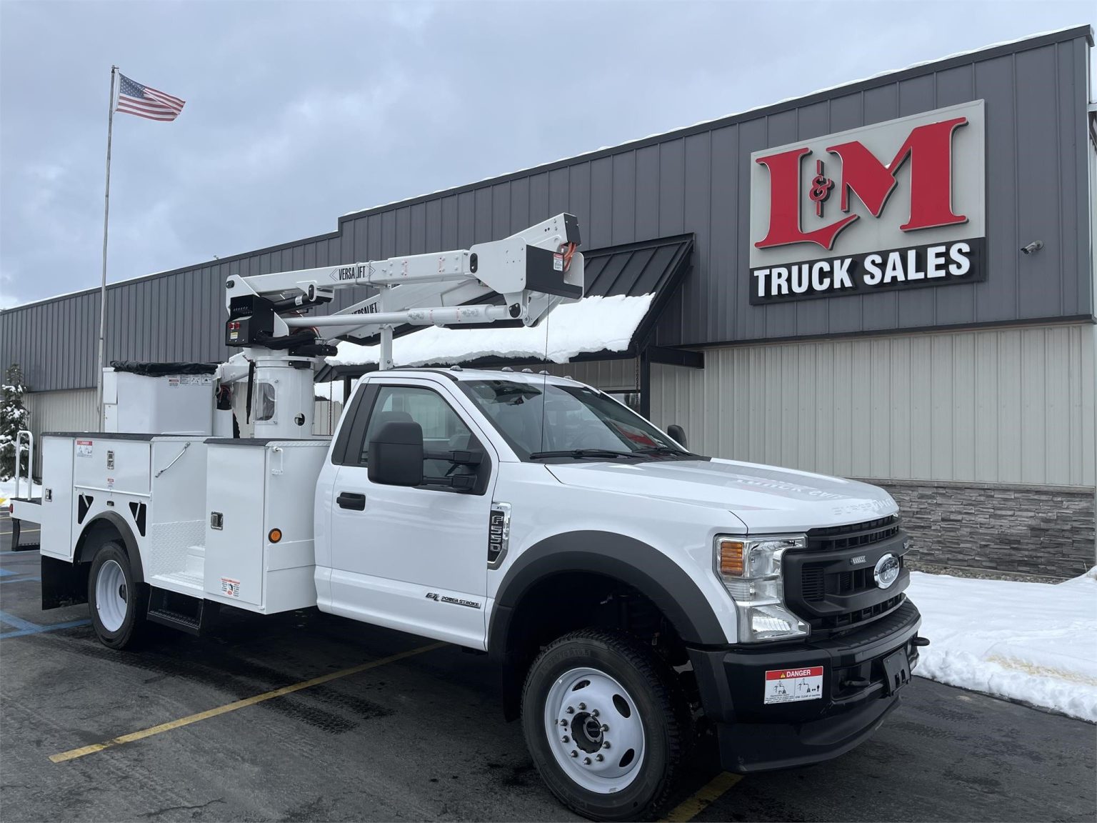 2021 VERSALIFT SST40EIH - L&M Truck Sales - Specialized Work Trucks ...