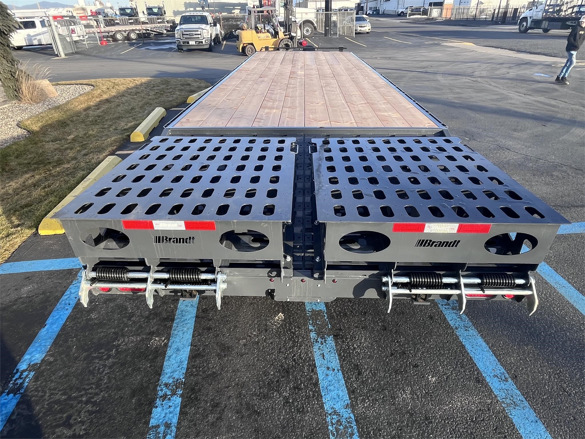 Trailers - L&M Truck Sales - Specialized Work Trucks & Cranes For Sale