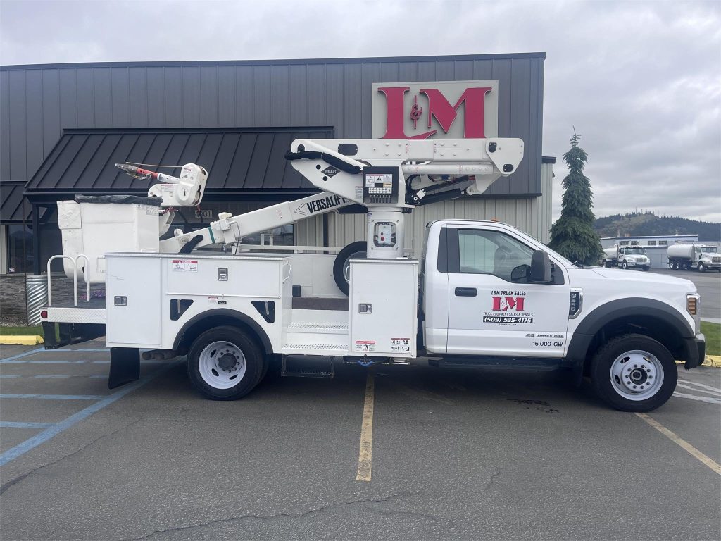 2019 VERSALIFT VST40I - L&M Truck Sales - Specialized Work Trucks ...